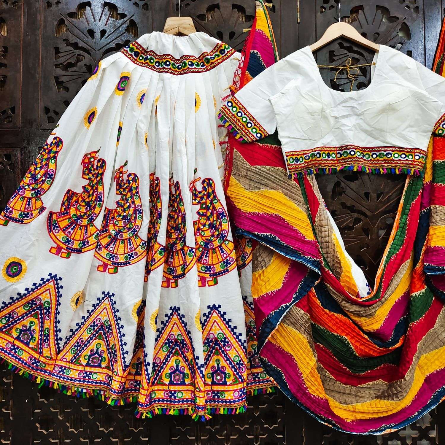 Khelaiyo vol 1 Cotton with traditional Hand Kach Bavliya work Navratri ...