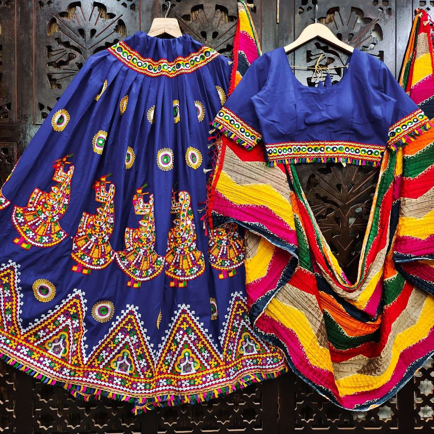 Khelaiyo vol 1 Cotton with traditional Hand Kach Bavliya work Navratri ...