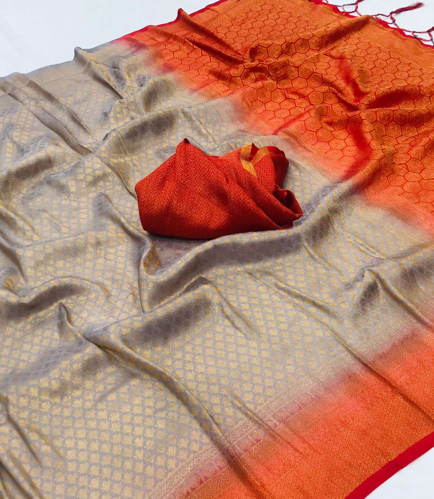 Kubera Pattu Silk With Shade Saree collection at wholesale rate