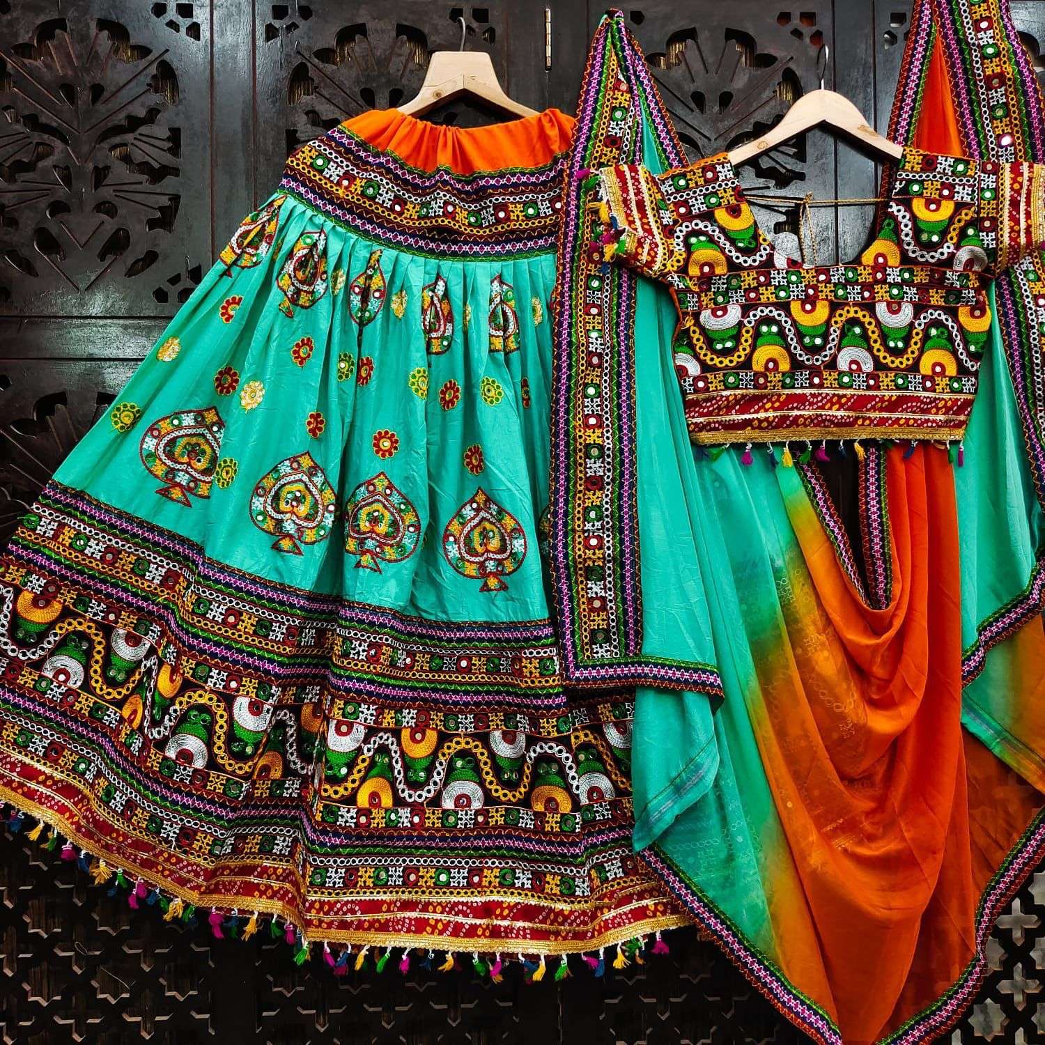 Thanghat vol 1 Cotton With Traditional Kach & Bavaliya Hand work ...