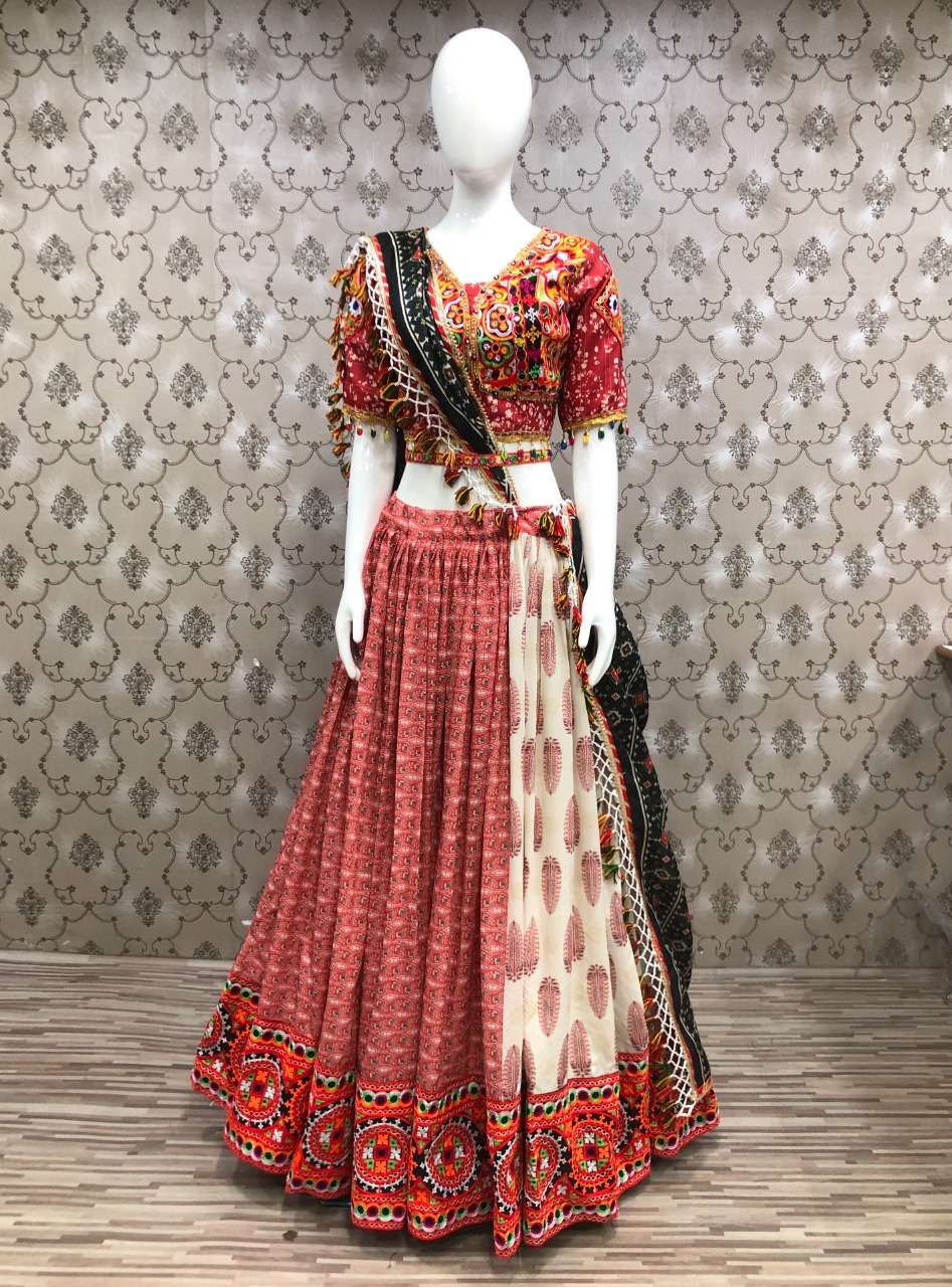 Muslin silk with Treaditional kach Bavliya Work Navratri Special ...