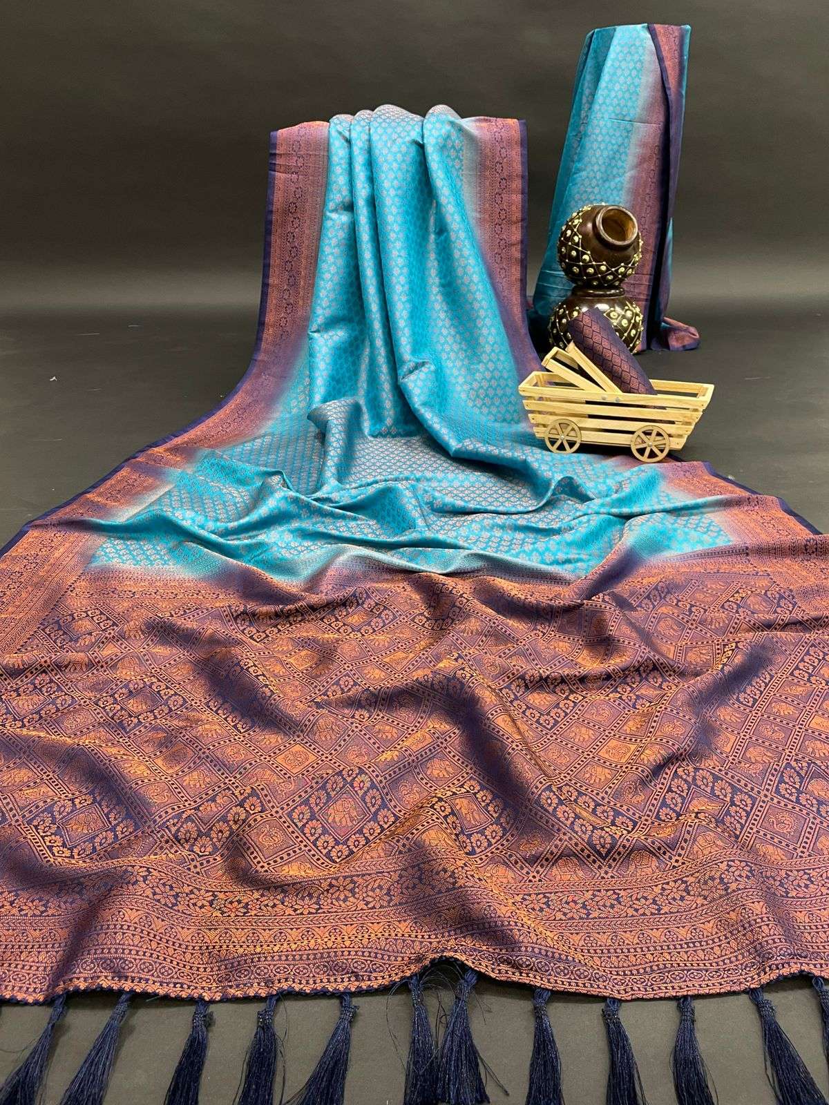 Niharika Kubera Pattu silk with weaving design saree collection