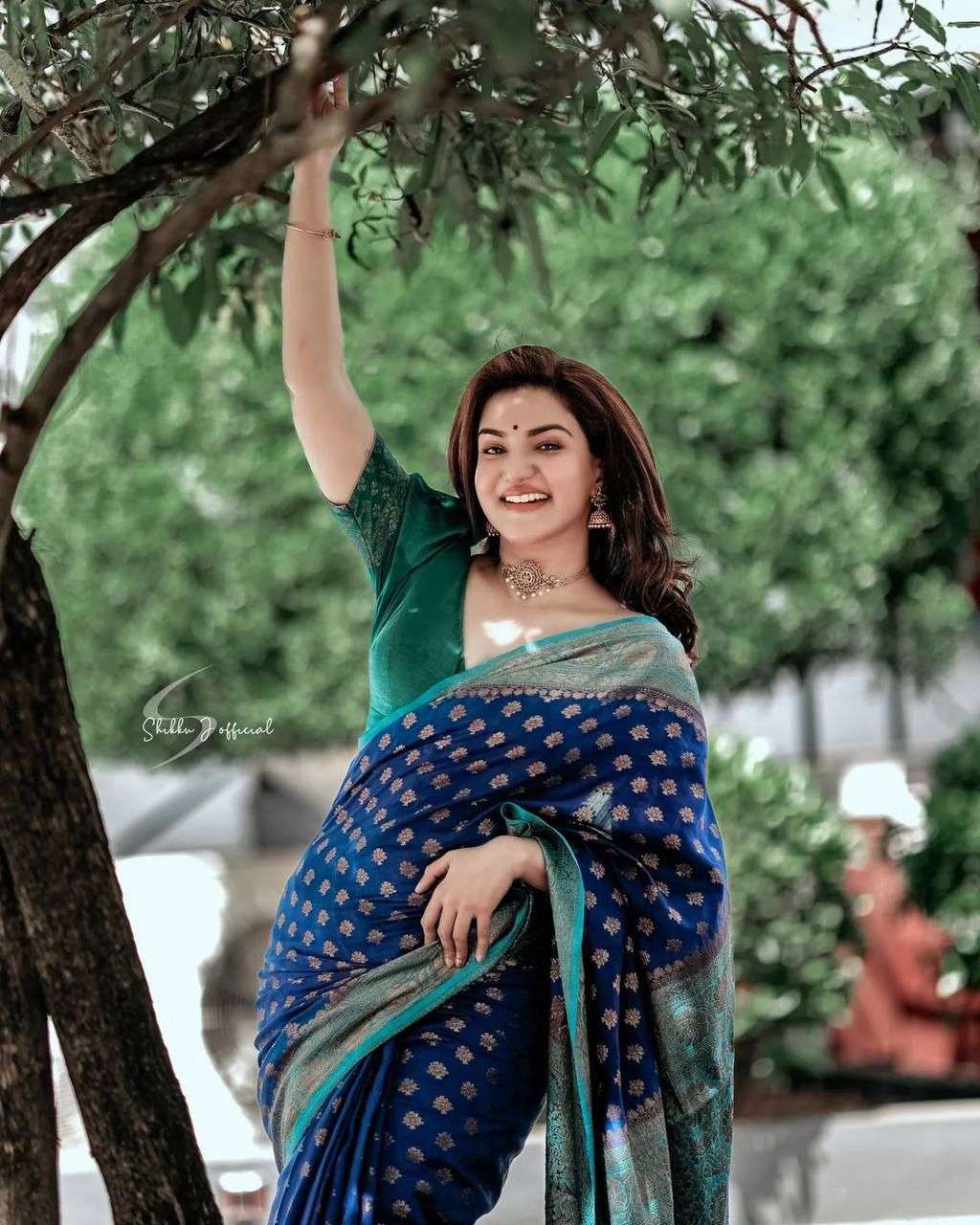 Royal BLue & Firozi Color Soft banarasi silk with weaving design fancy ...