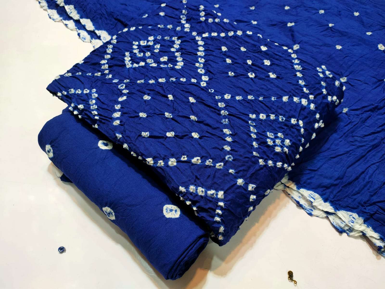 NEMI WHITE DANA BANDHEJ WITH SELF MATCHING Satin cotton with Bandhani ...