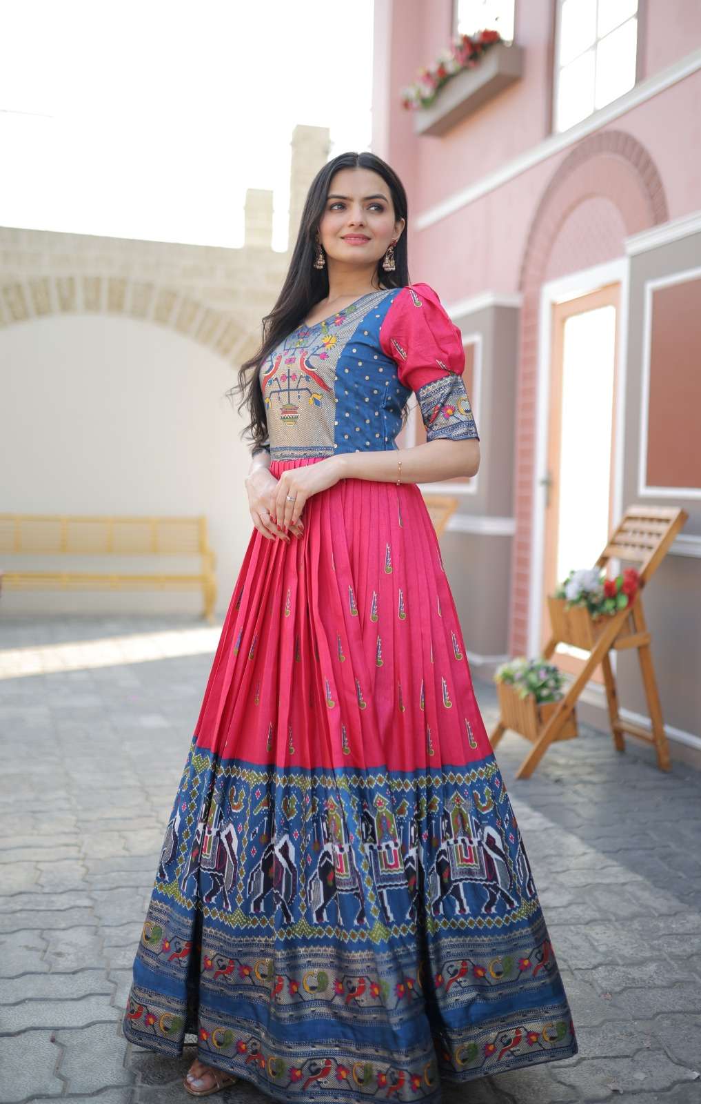 Festival Special Dola Silk with Traditional Patola Long Mother Douter ...