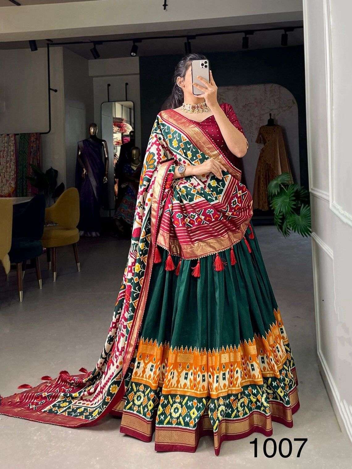 DOLA SILK WITH TRADITIONAL PATOLA DESIGNER LEHENGA CHOLI COLLECITON AT ...