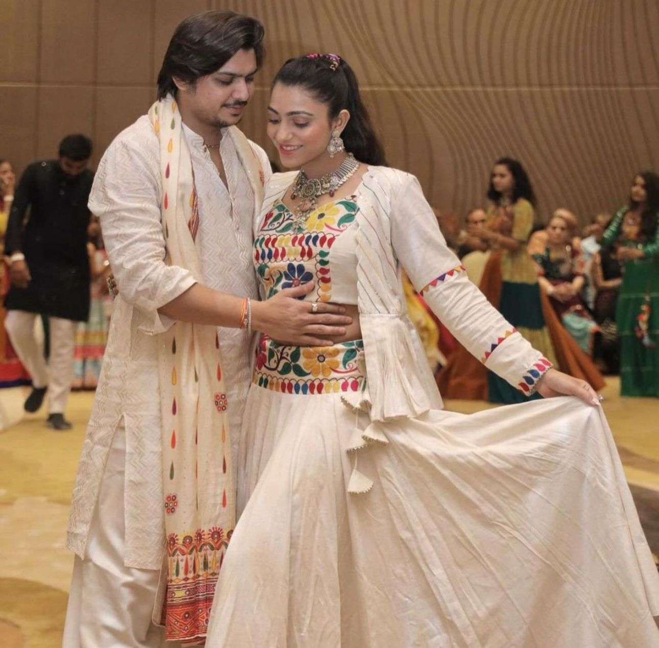 MULTI SHADES EMBROIDERY WORK COTTON FABRICS KEDIYA STYLE NAVRATRI ...