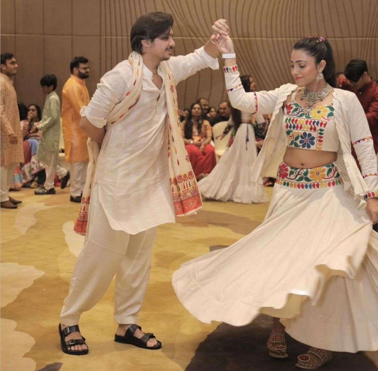 MULTI SHADES EMBROIDERY WORK COTTON FABRICS KEDIYA STYLE NAVRATRI ...